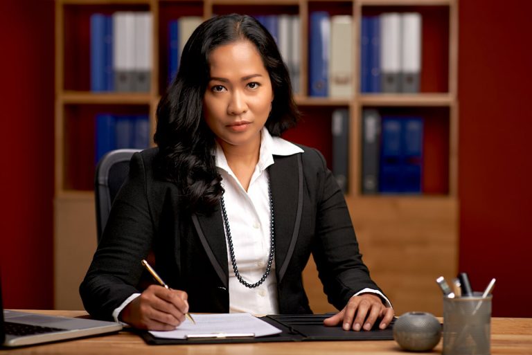 Can You Sue An Insurance Company Over A Property Damage Claim? | ClaimsMate