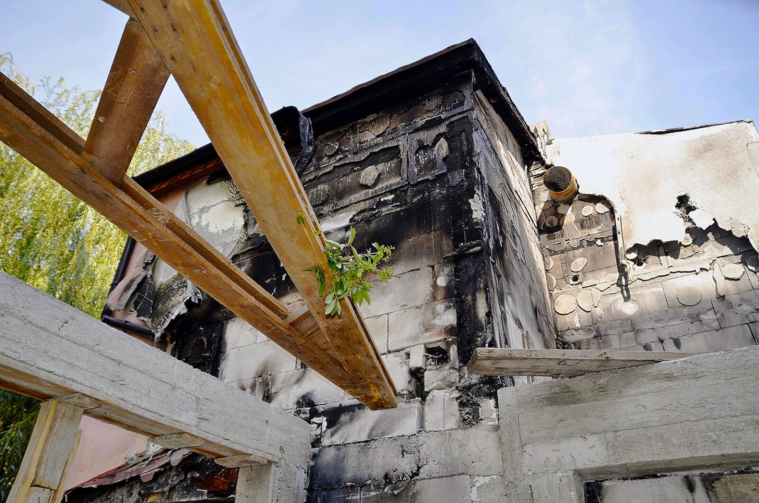 Smoke & Ash Damage After 2025 Los Angeles Wildfires: How Remediation ...